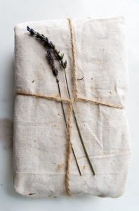 10 Stylish & Sustainable Gift Wrap Ideas - Faithful To Nature
